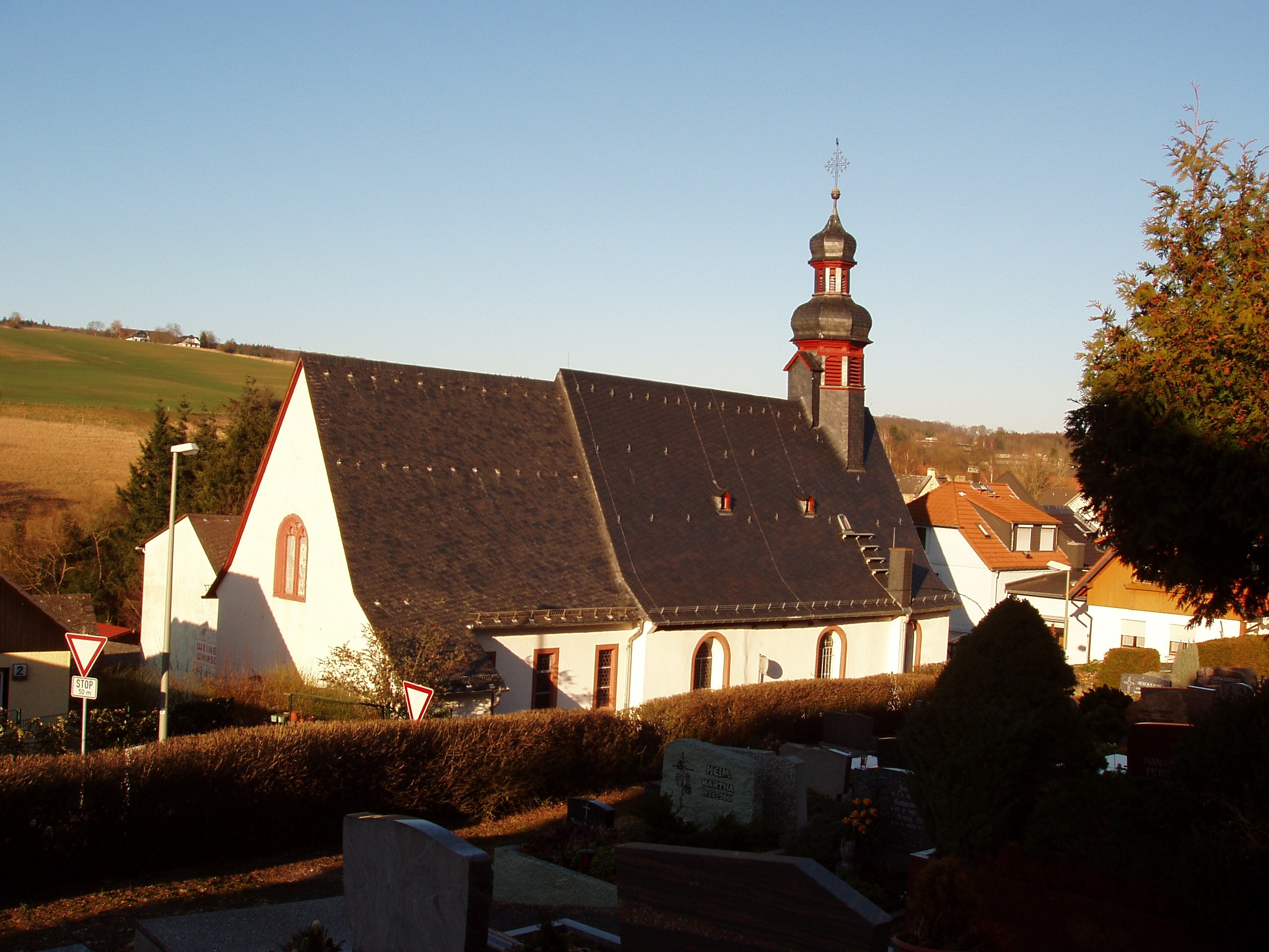 Pfarrei Heilig-Kreuz Rheingau: St. Petronilla Aulhausen
